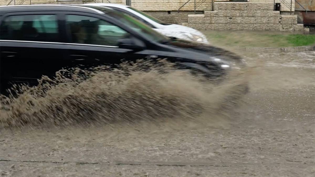 5 Tips for Driving Through Standing Water - Jacobson, Schrinsky & Houck ... 5 Tips for Driving Through Standing Water - Jacobson, Schrinsky & Houck ...